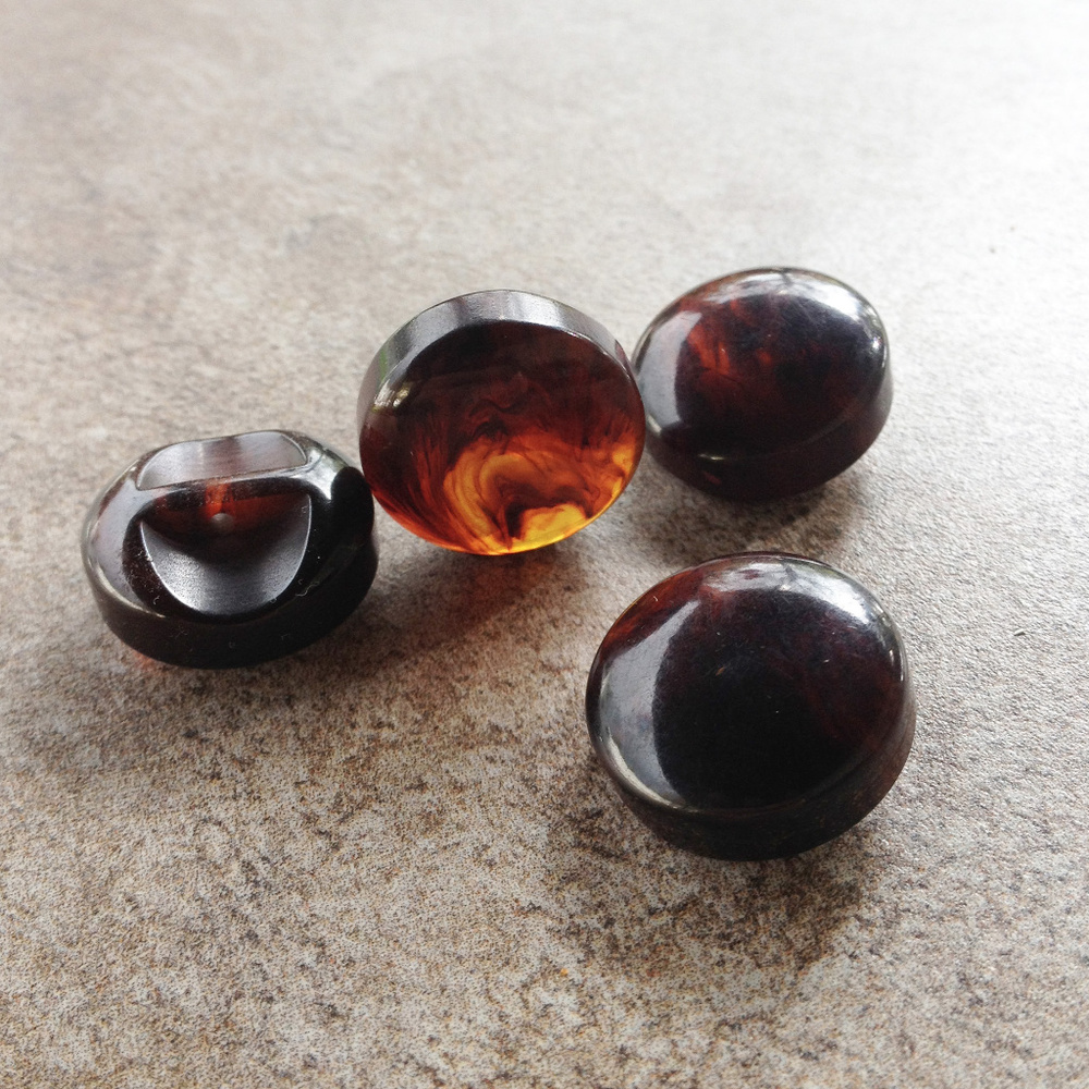 Vintage 50's Tortoise Bakelite Buttons - Gem